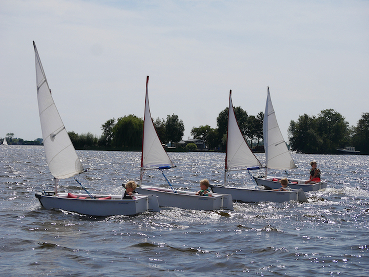 Zeilschool de Vuurtoren Zeilles in Loosdrecht